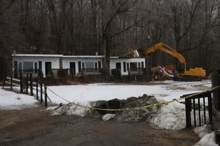 Demolition begins at Wigamog Inn | The Highlander